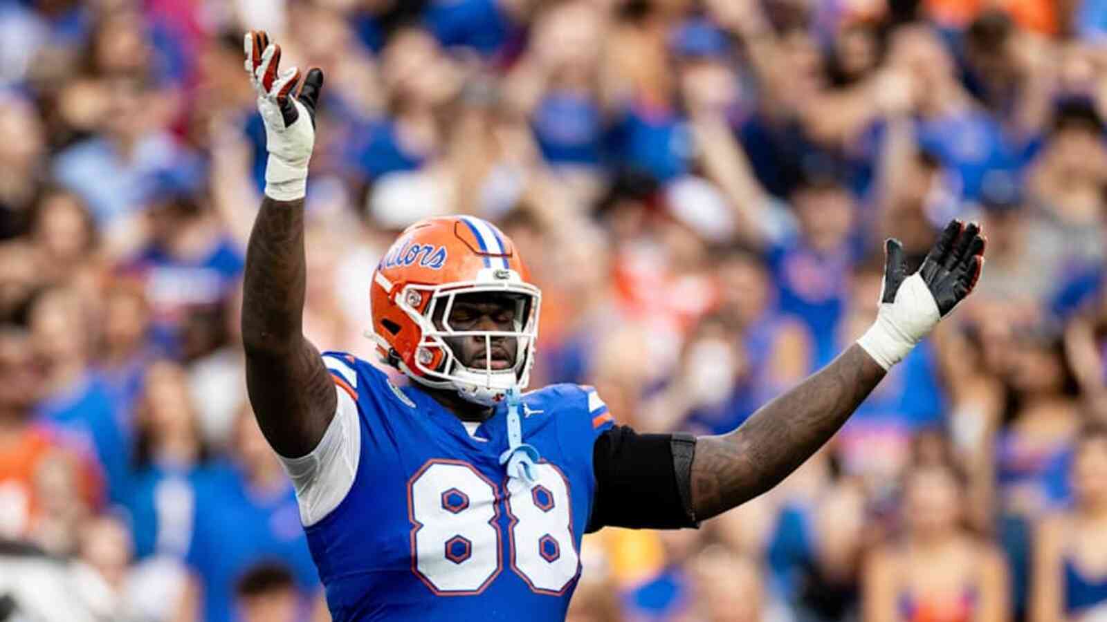 Report: Gators DL Caleb Banks Undergoes Surgery | Yardbarker