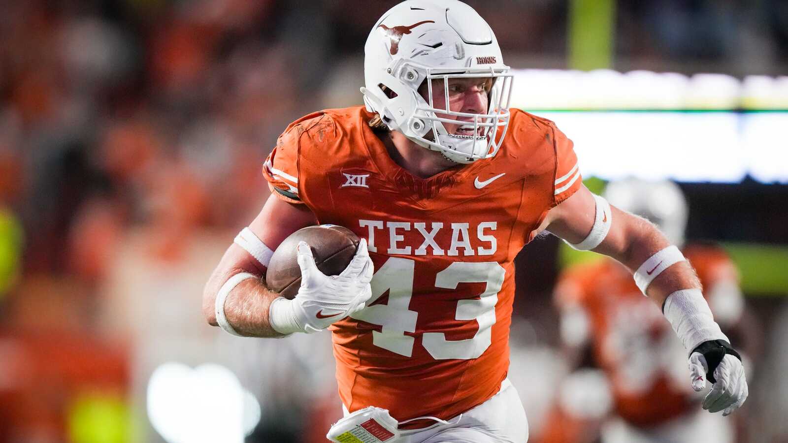 Texas linebacker Jett Bush declares for 2024 NFL Draft | Yardbarker