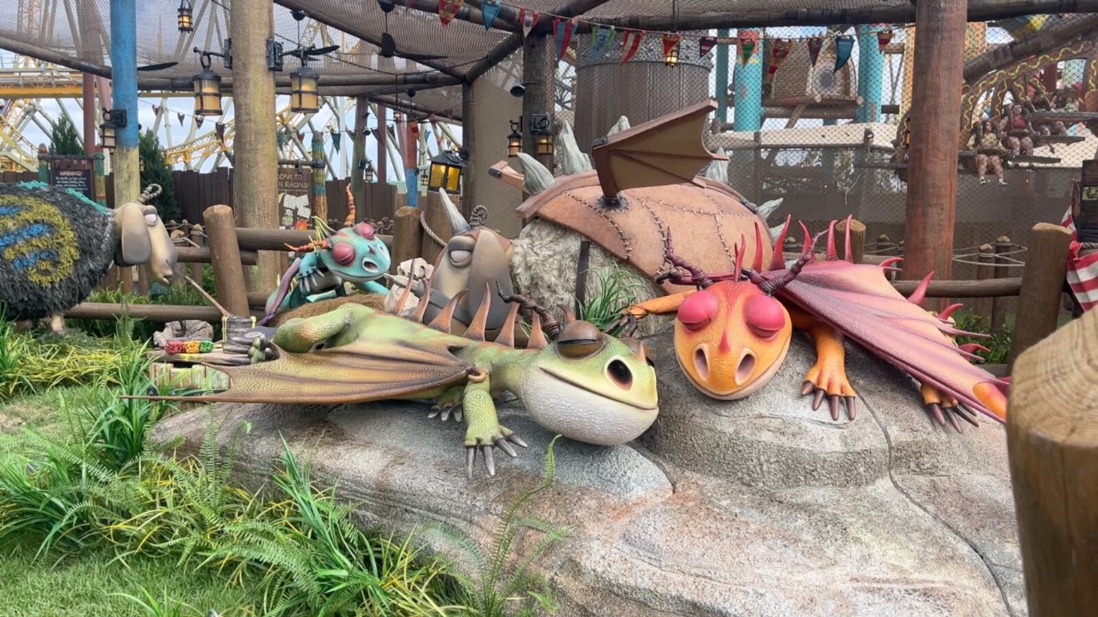 Universal Epic Universe’s Isle of Berk Is a Dragon Animatronic ...