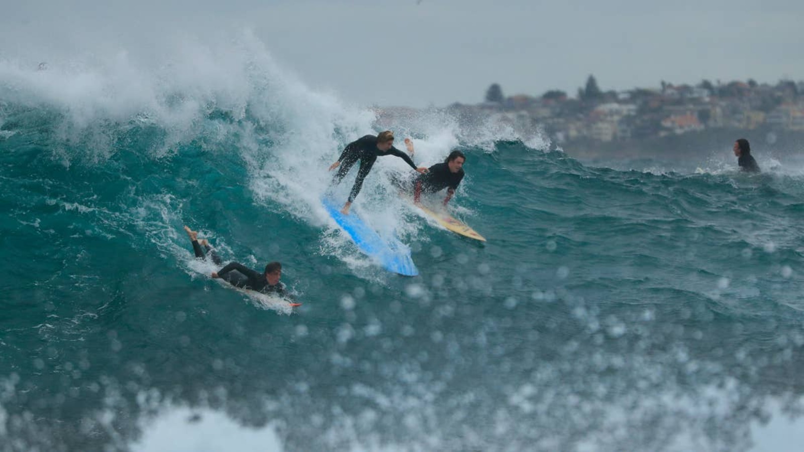 Rules of Surf Etiquette in the Crowded 21st Century Lineup | Yardbarker