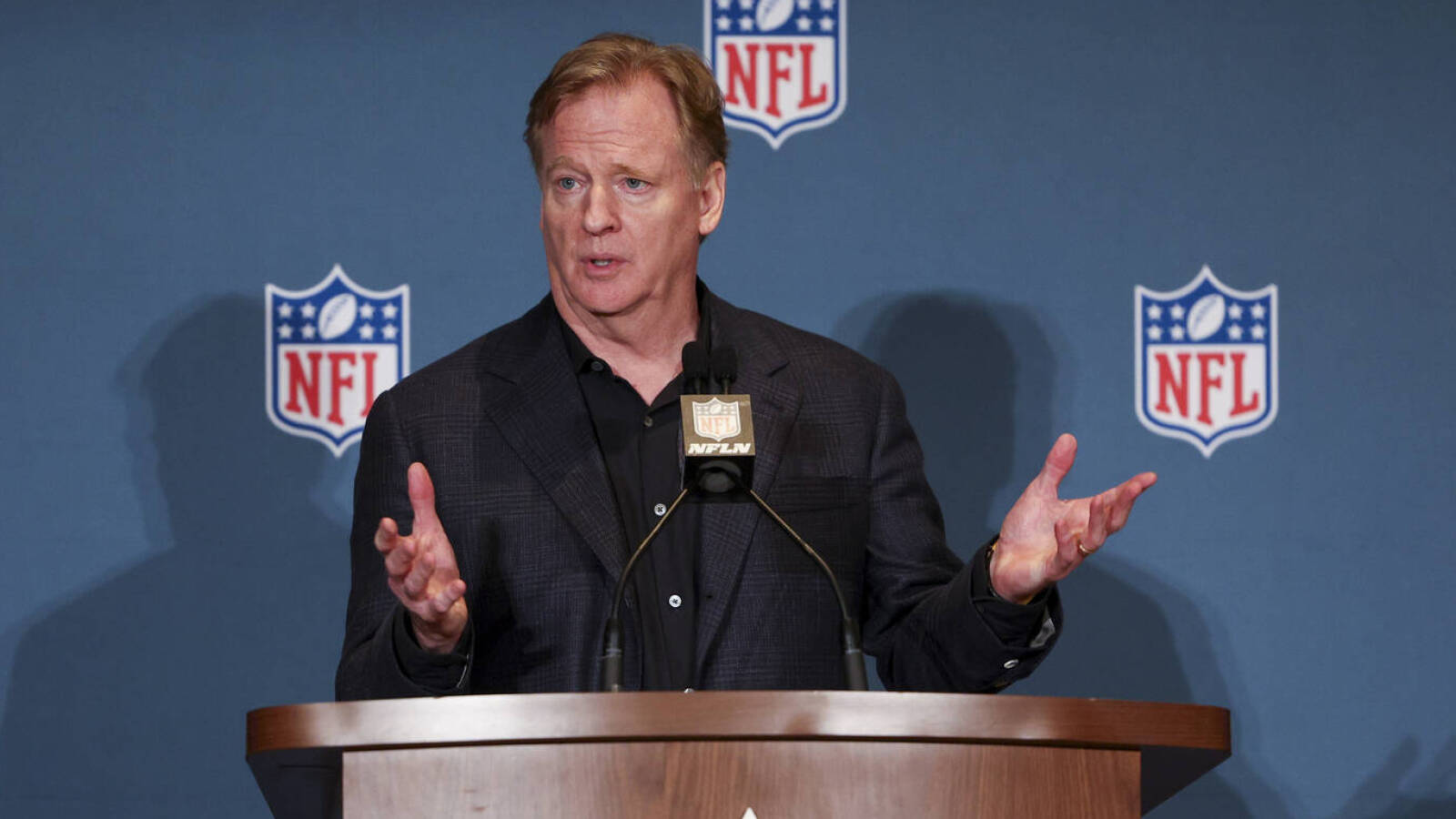NFL hopefuls prepare to hug it out with Roger Goodell | Yardbarker