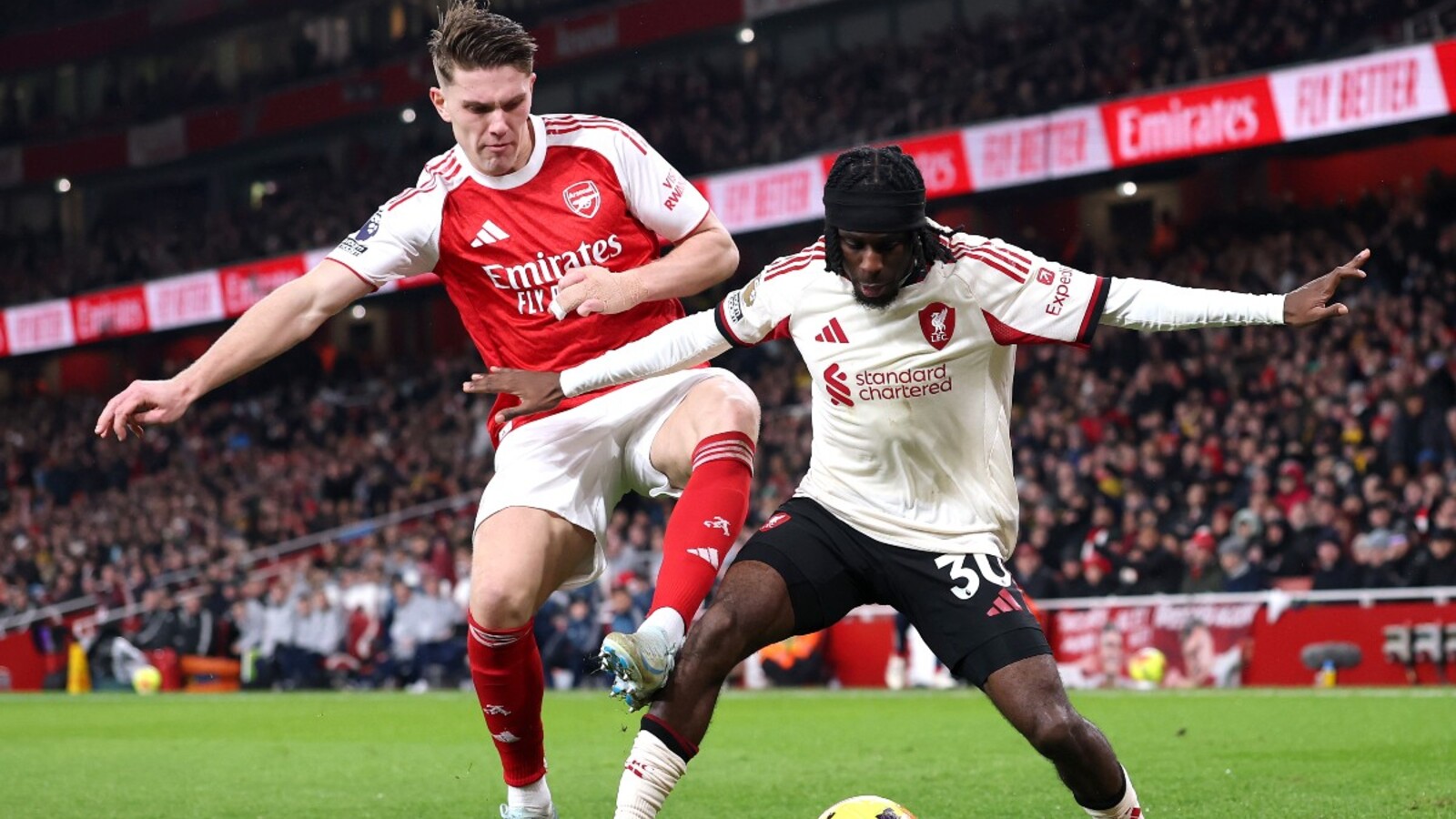 'He’s offered nothing' – Gary Neville slams Arsenal star’s invisible ...