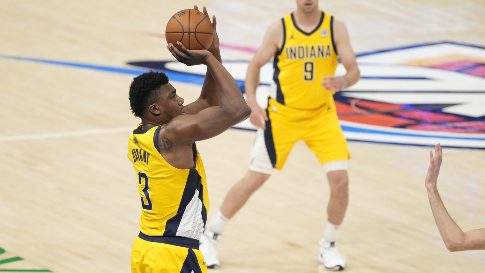 Cavaliers Sign Thomas Bryant On 1-Year Deal Despite Major NBA Penalties Looming | Yardbarker