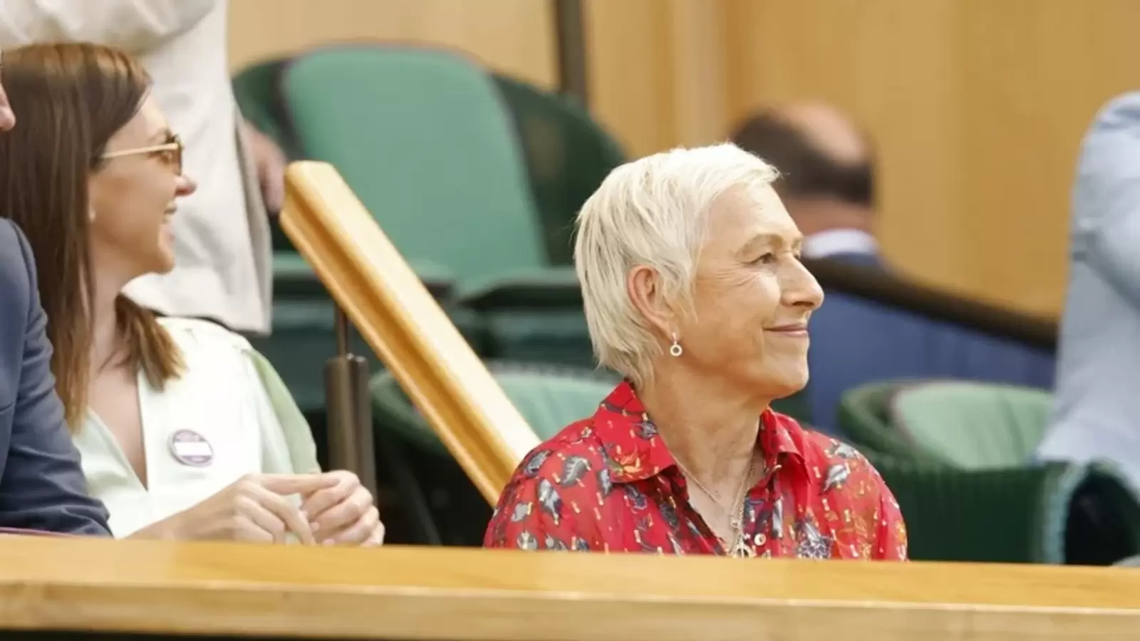 Bella Ramsey vs. Tradition: The Golden Globes Look That Sparked a ...