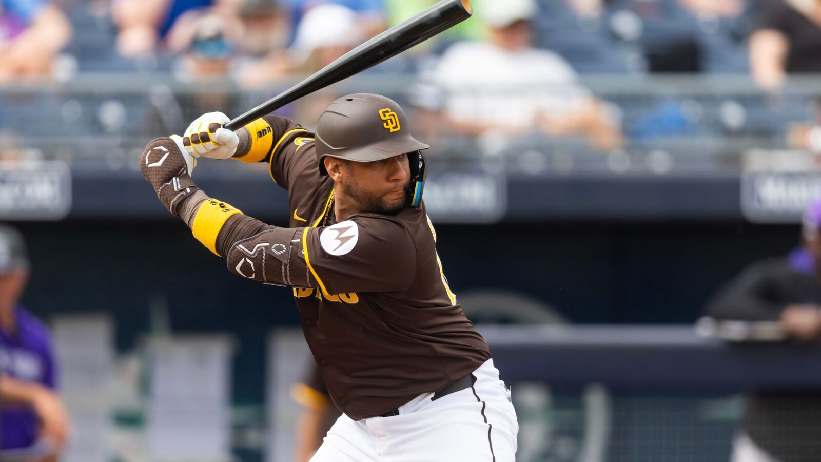 Padres’ ex-champion infielder earns Opening Day roster spot | Yardbarker