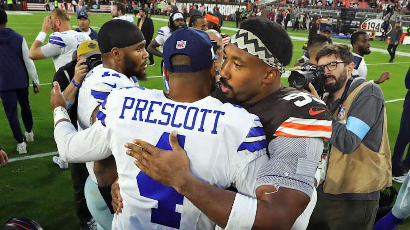 Myles Garrett Contract News Gives Jerry Jones, Cowboys Green Light To ...