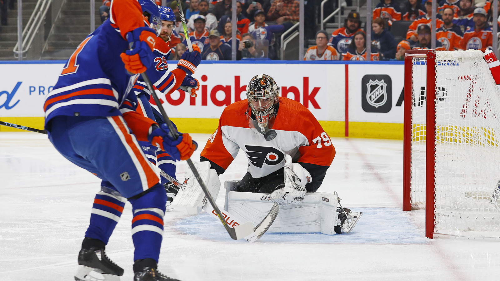 Flyers Takeaways: Hart shines; Power play fails against Oilers | Yardbarker