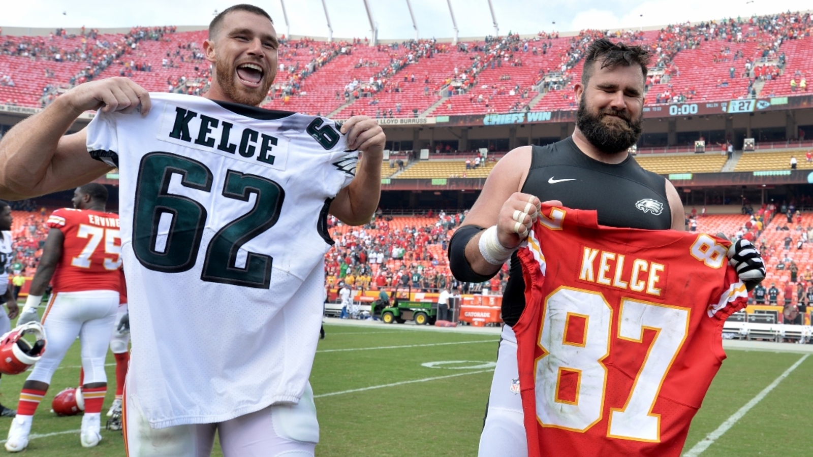 Travis Kelce throws up heart to Taylor Swift, Jason Kelce celebrates ...
