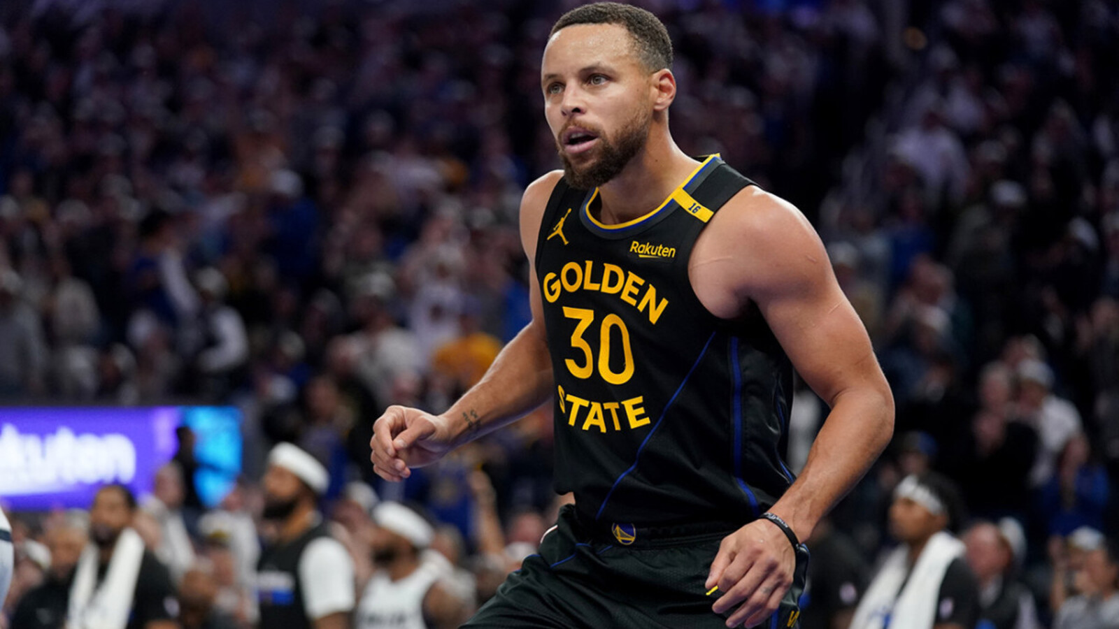 Steph Curry Remains Epitome of Humble Leadership Despite ‘Mythical ...