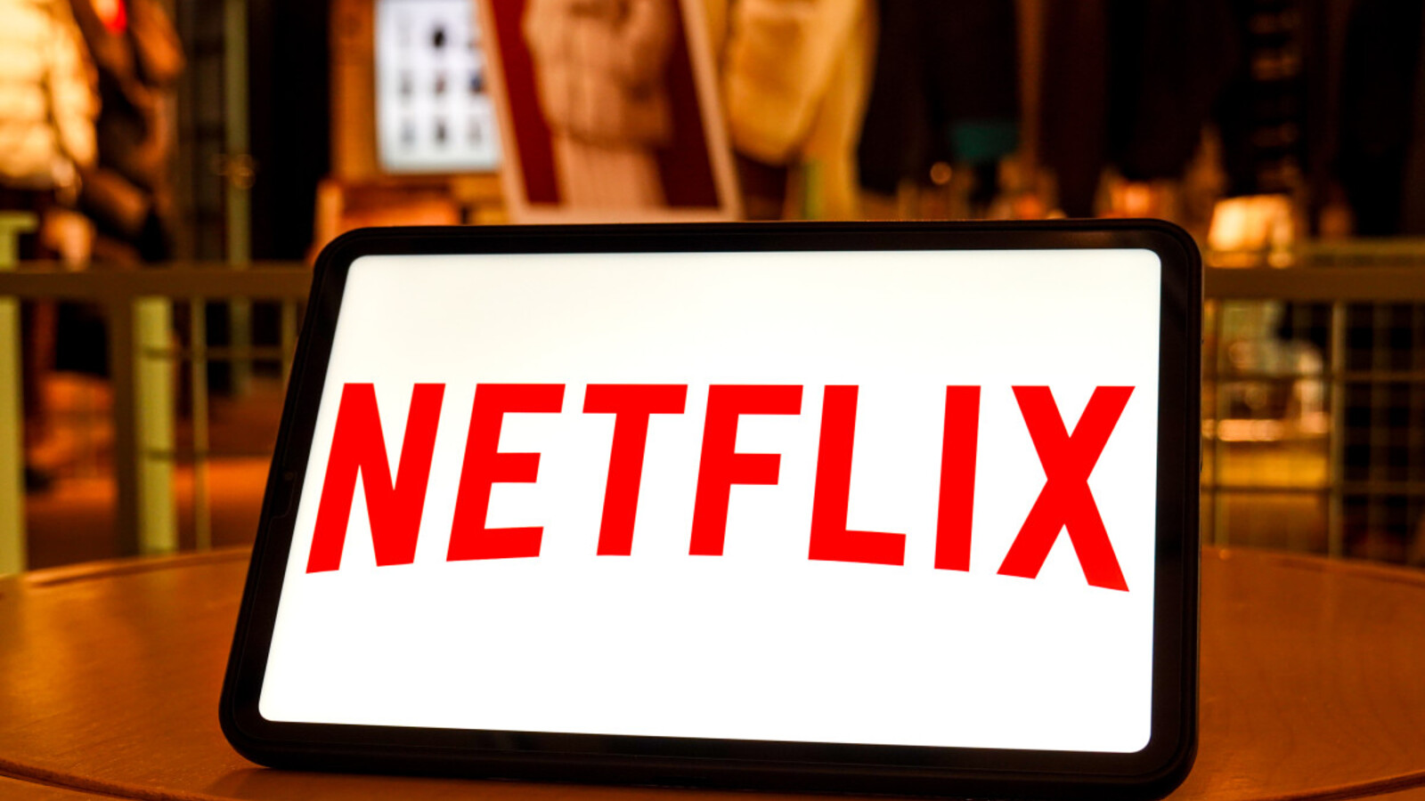 Netflix Is Losing The Only Masterpiece From This Iconic Horror ...