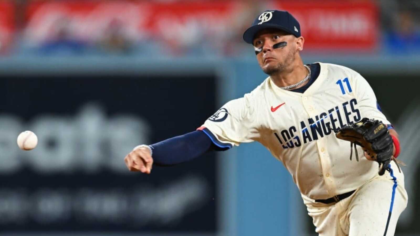 Miguel Rojas Prepared To Start At Shortstop Every Day | Yardbarker