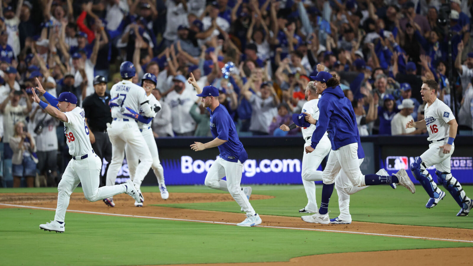 Orion Kerkering blows Game 4 of the NLDS with brutal error | Yardbarker