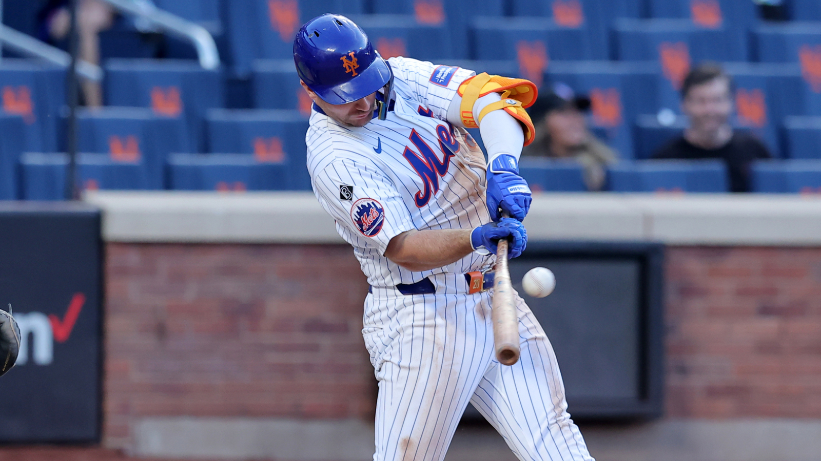 MLB executives share trade outlooks for two Mets stars | Yardbarker