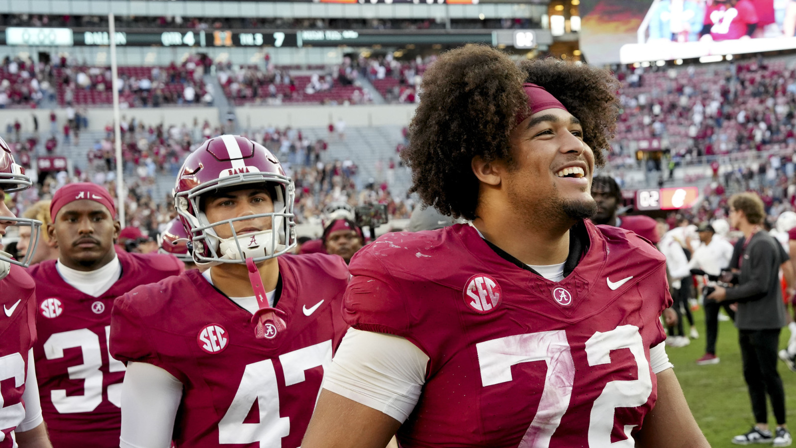 Alabama starting center sends message to his teammates as OL ...