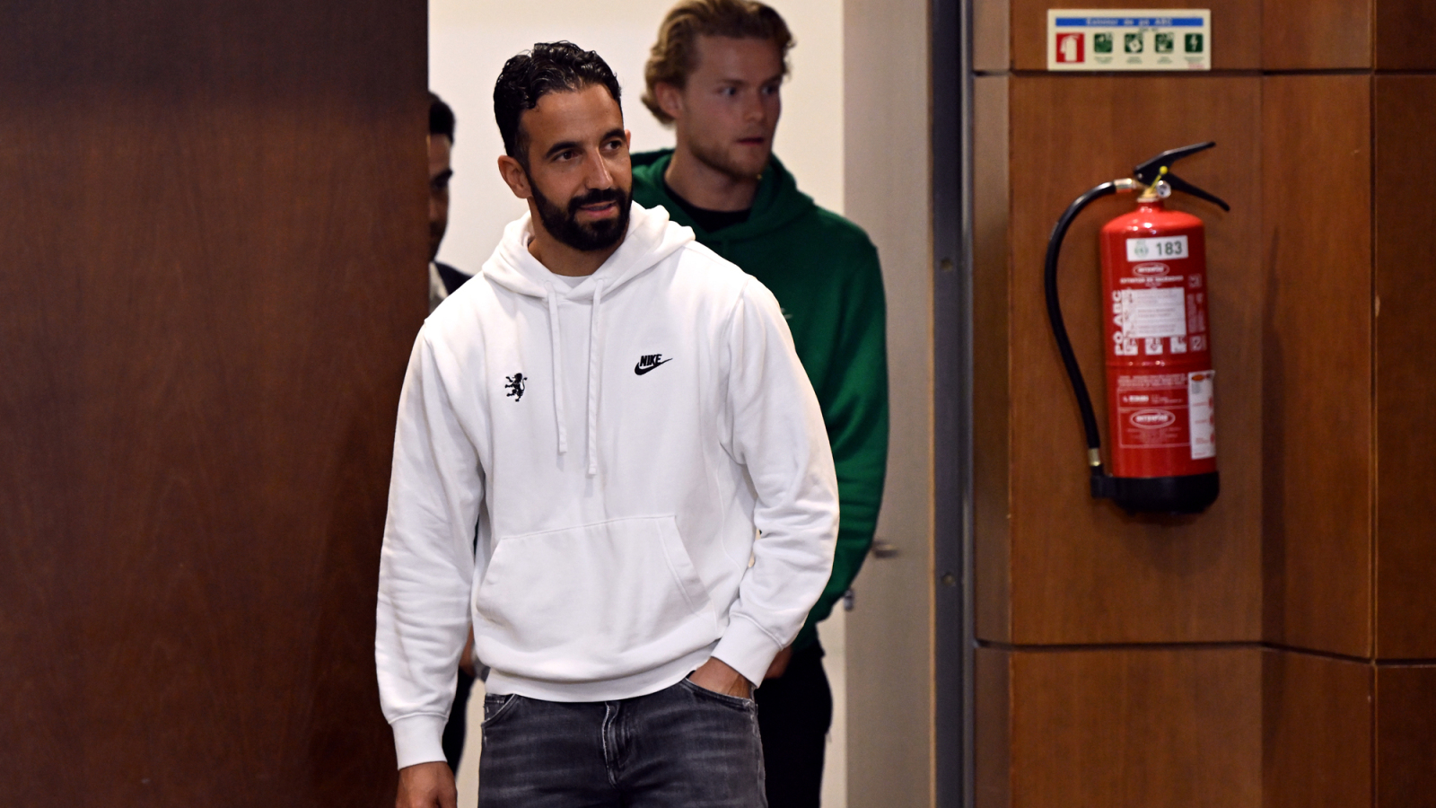 Dimitar Berbatov unimpressed by Jamie Carragher’s bizarre Man Utd tactical recommendation to ...