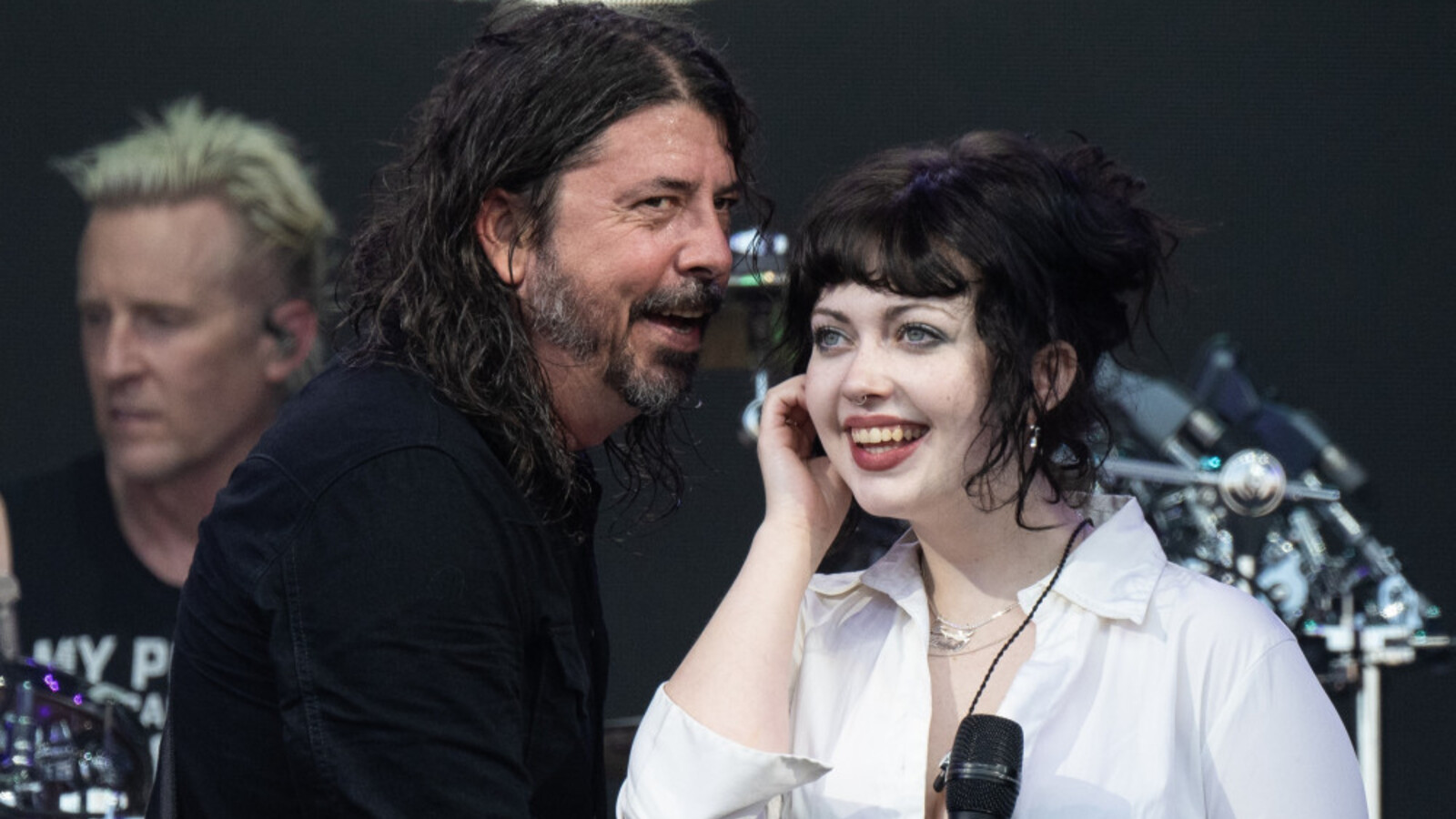 'Her vocals are tremendous': Dave Grohl's daughter Violet preparing ...