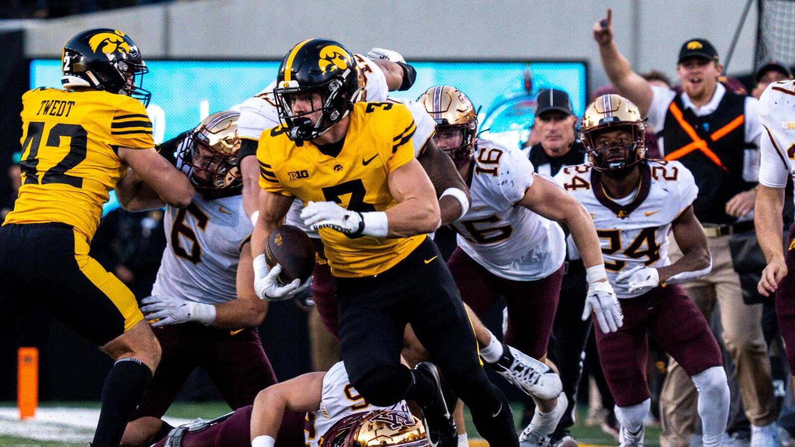 Watch: Controversial fair catch call wipes out Iowa's go-ahead punt ...