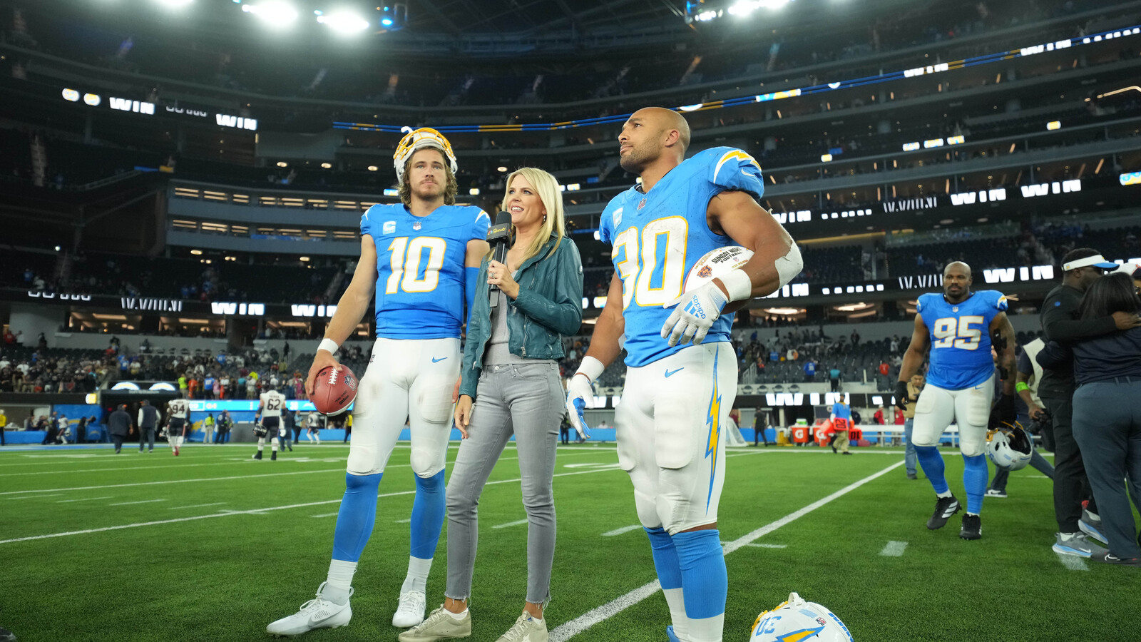 How to watch Sunday Night Football live without cable 2025 | Yardbarker