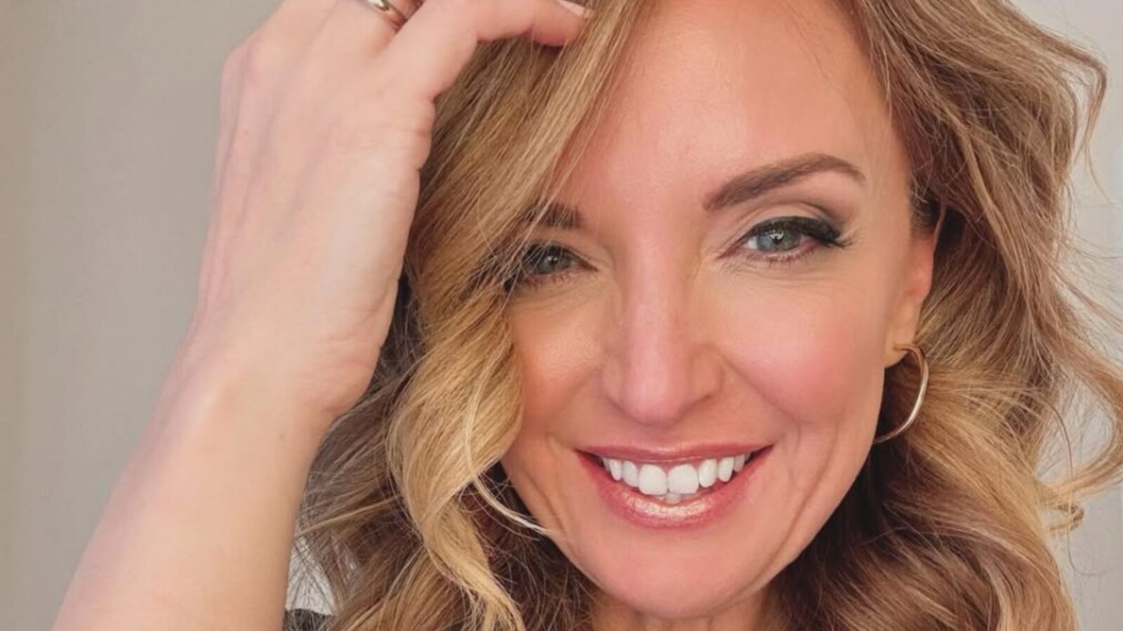 QVC’s Jennifer Coffey Reveals Surprising New Career After Exiting Network | Yardbarker