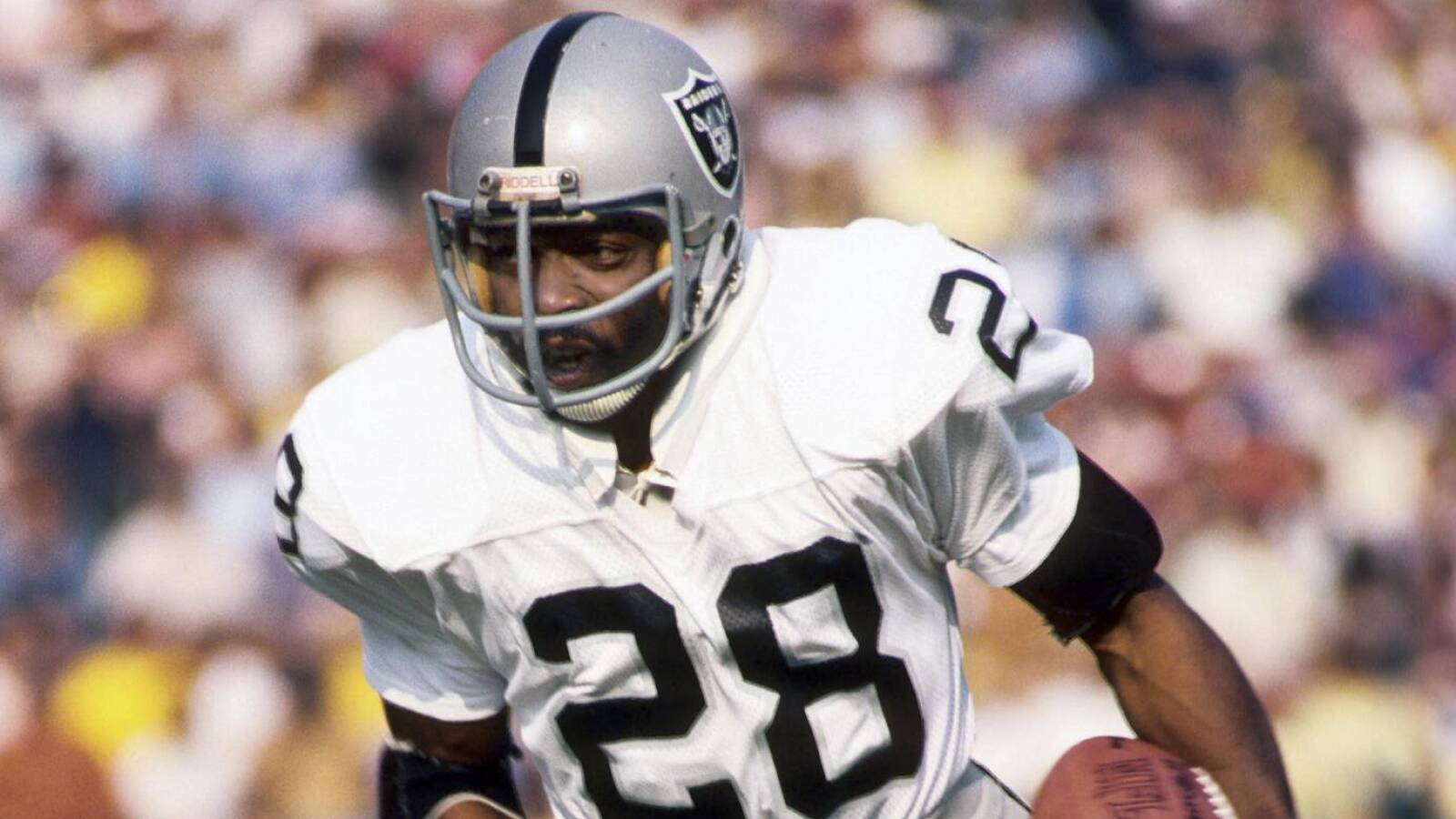 Raiders apologize for misreporting Clarence Davis' death | Yardbarker