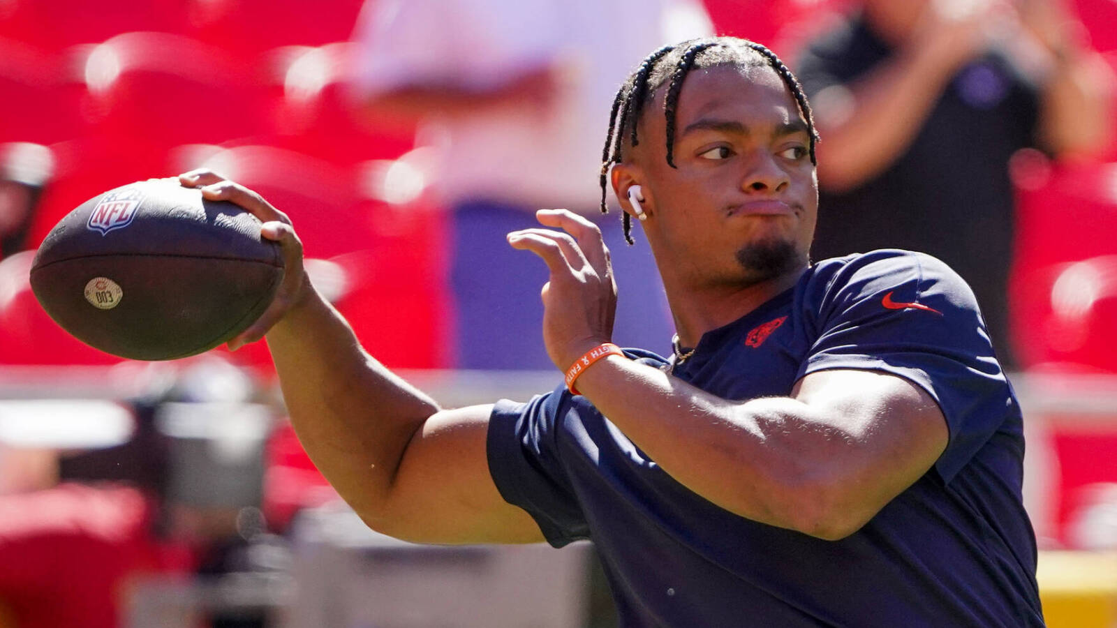 Hall of Fame QB sounds the alarm on Bears' Justin Fields | Yardbarker