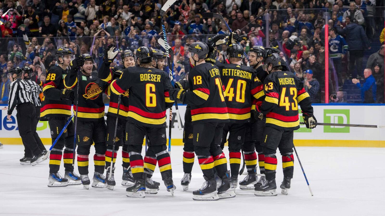 Canucks sign GM to multi-year extension | Yardbarker