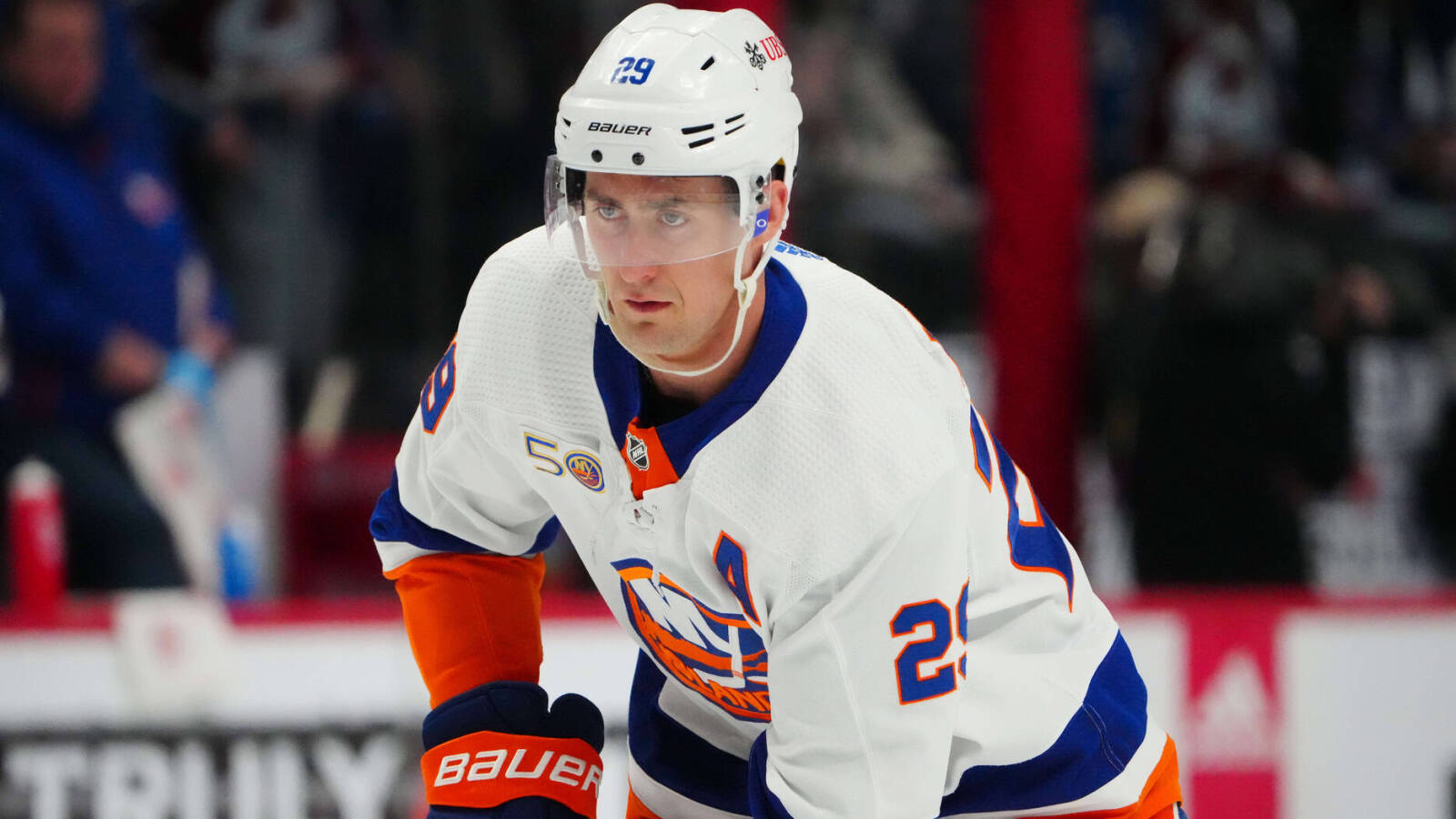 Watch: Islanders player pulls out own tooth on bench | Yardbarker