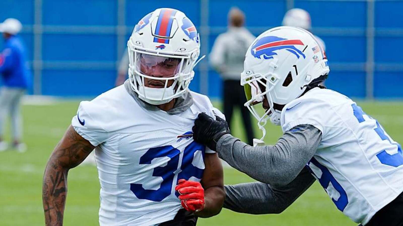 Bills respond to injury, sign familiar cornerback cut by Steelers last ...