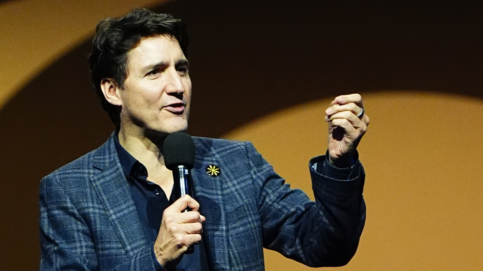 Justin Trudeau sends 11-word message after Canada beats U.S. | Yardbarker