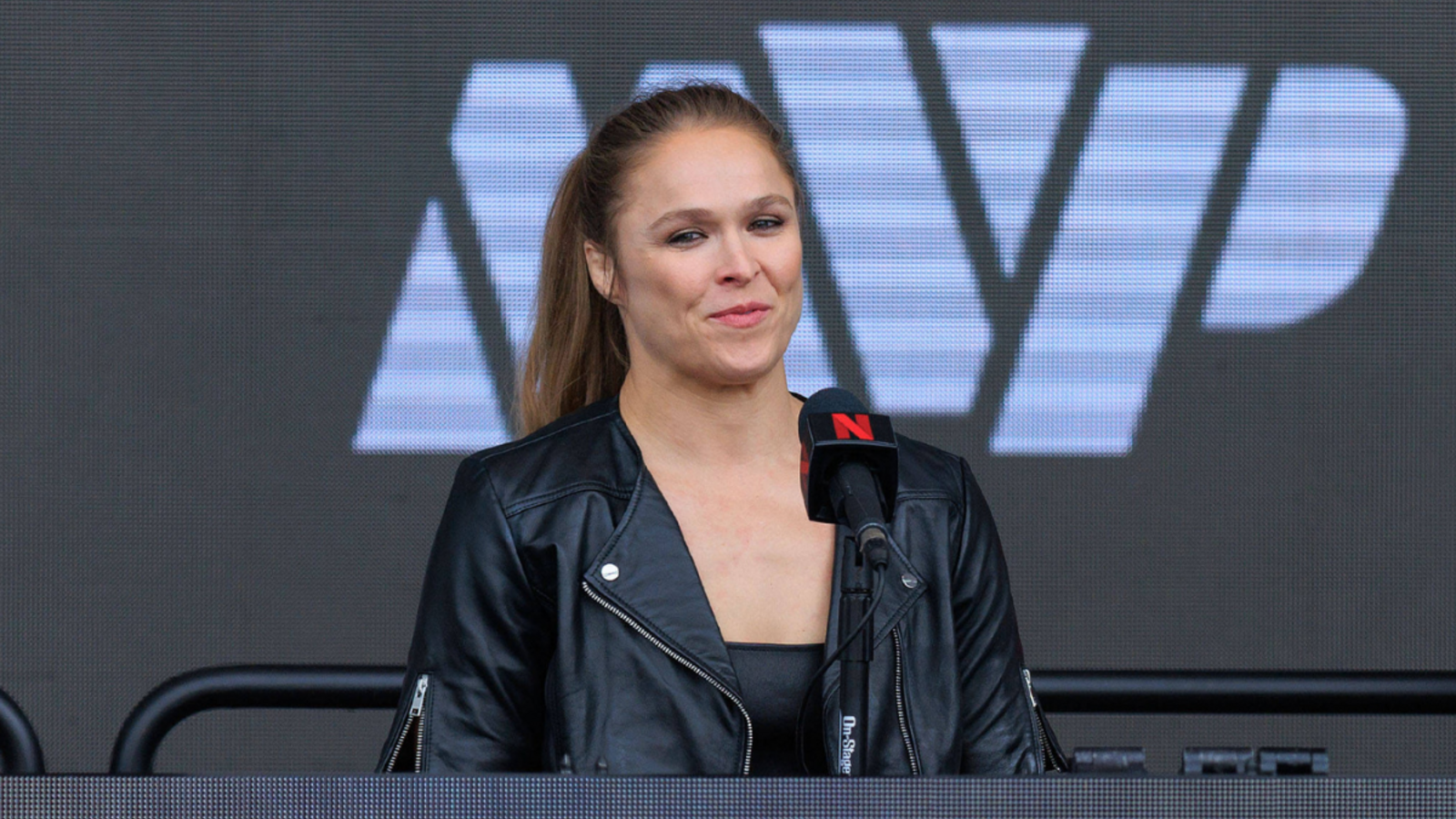 Ronda Rousey Fumbles Interview After Alleging Nate Diaz Got Her High ...