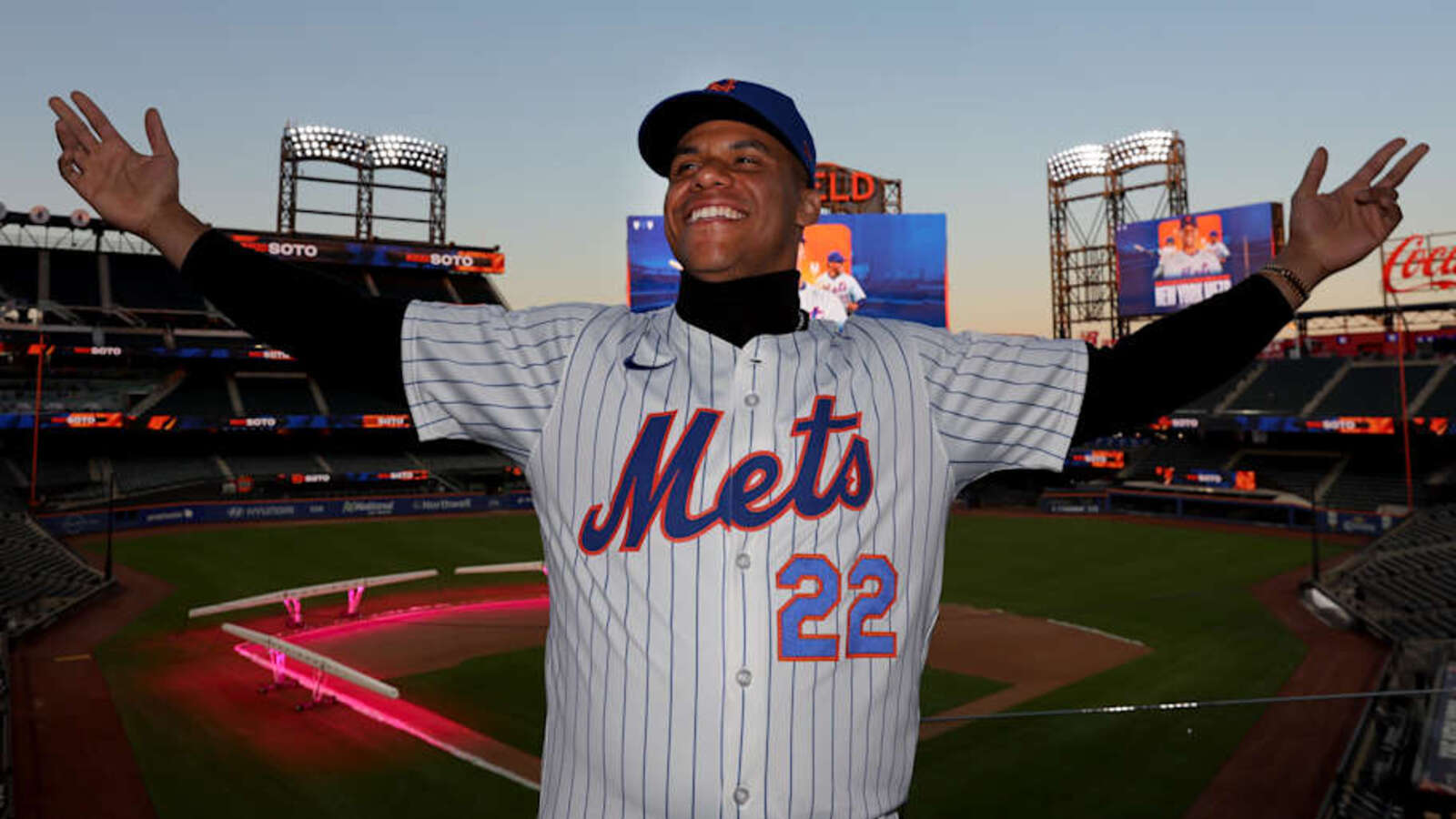 Juan Soto Seen Remixing 'Soto Shuffle' Song For Mets in Viral Video ...