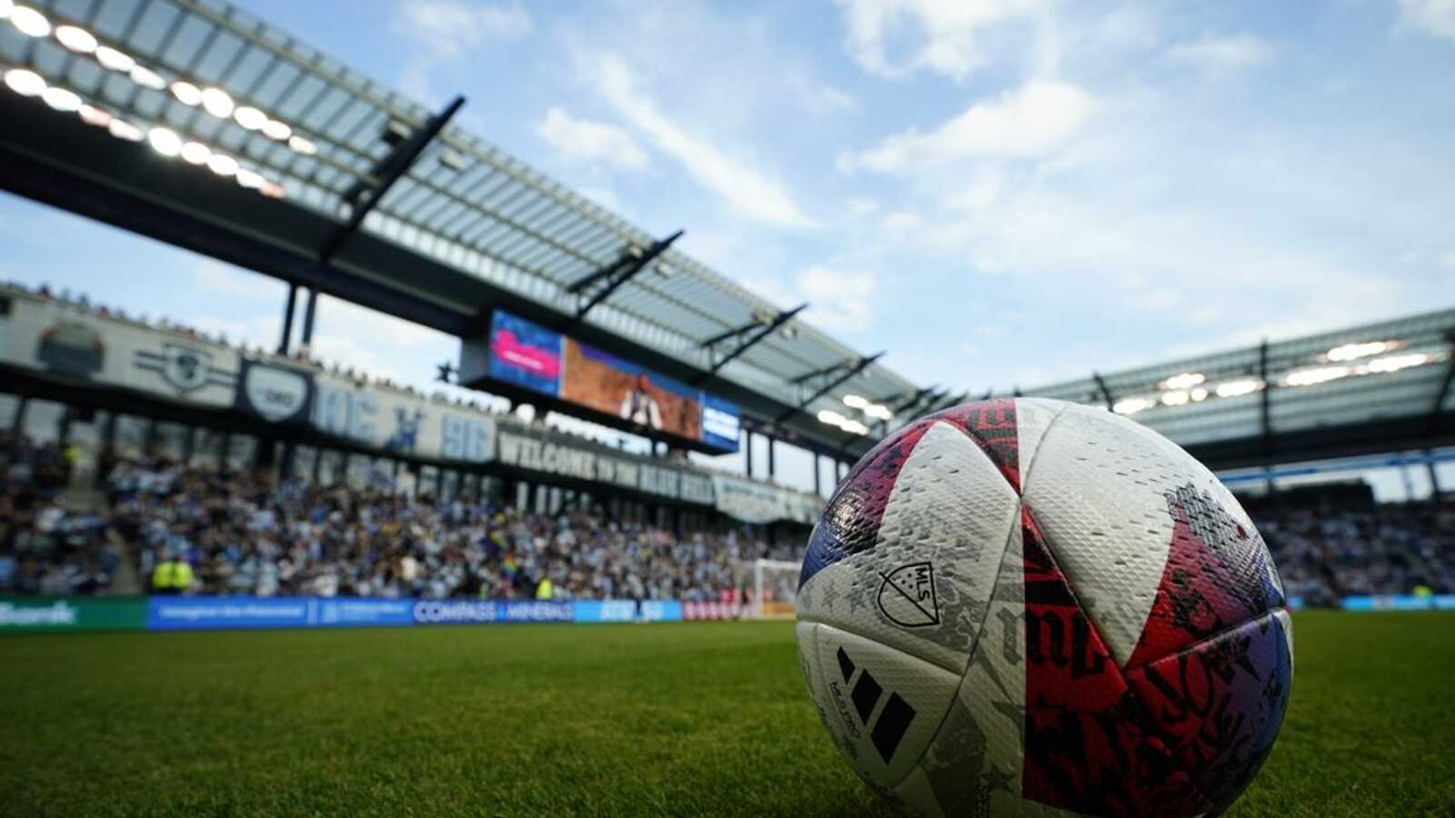 Toronto FC sign M Matty Longstaff through 2025 | Yardbarker