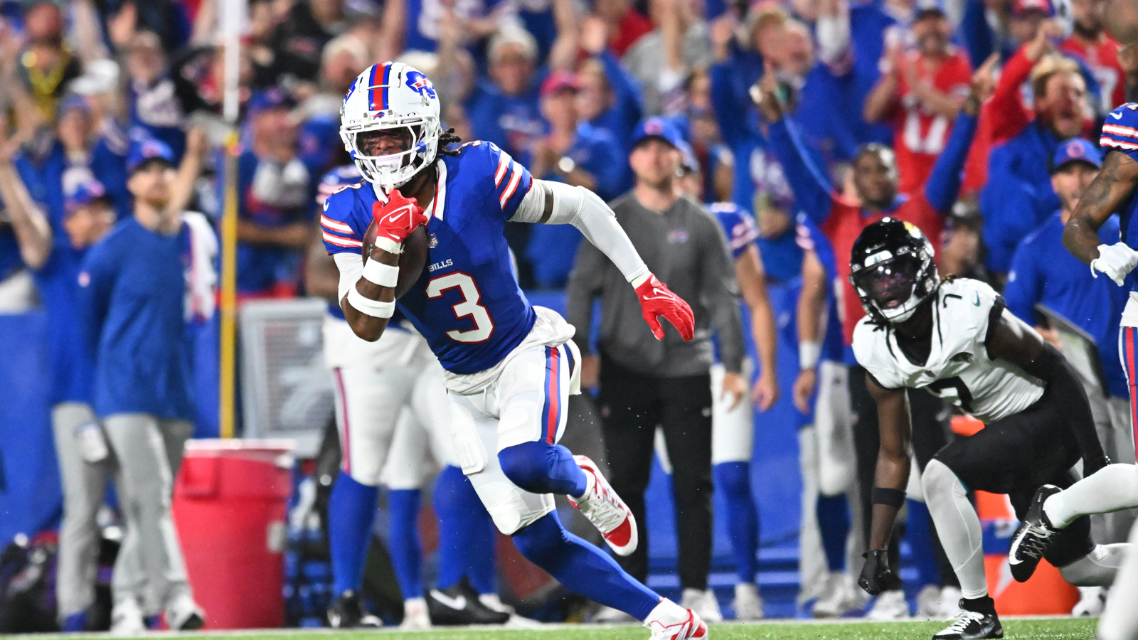 Get goosebumps watching Bills' Damar Hamlin make first NFL interception ...
