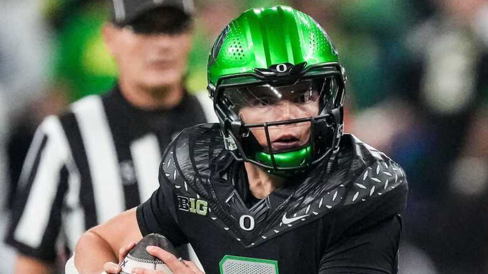 Official College Football Playoff bracket unveiled | Yardbarker