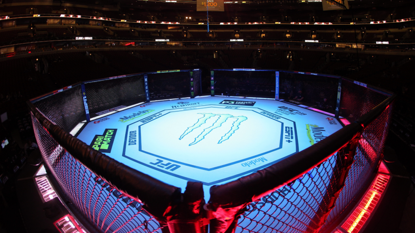 Former UFC Heavyweight Champion Scores Brutal Knockout in Boxing Debut ...