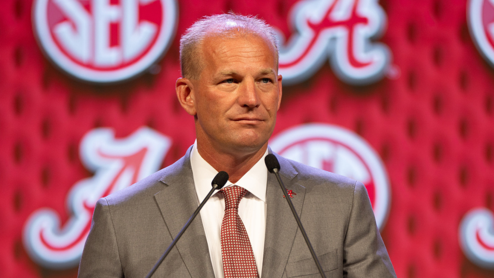 Kalen DeBoer surprises veteran Alabama specialist with a scholarship ...