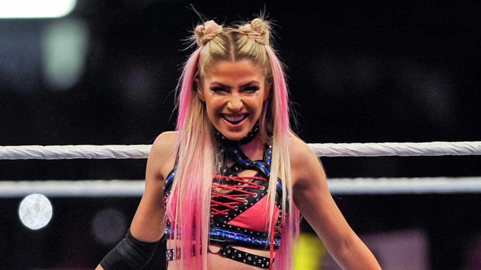 Alexa Bliss Makes Her Return to WWE at the Royal Rumble | Yardbarker