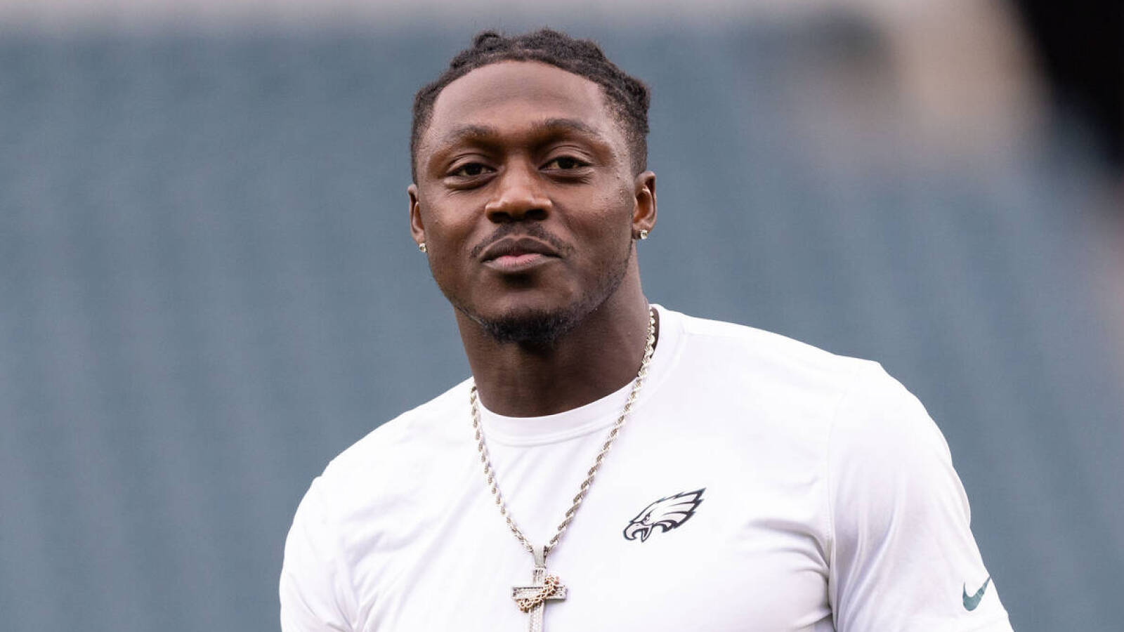 Watch: Eagles' A.J. Brown makes hug-worthy catch at recent practice ...