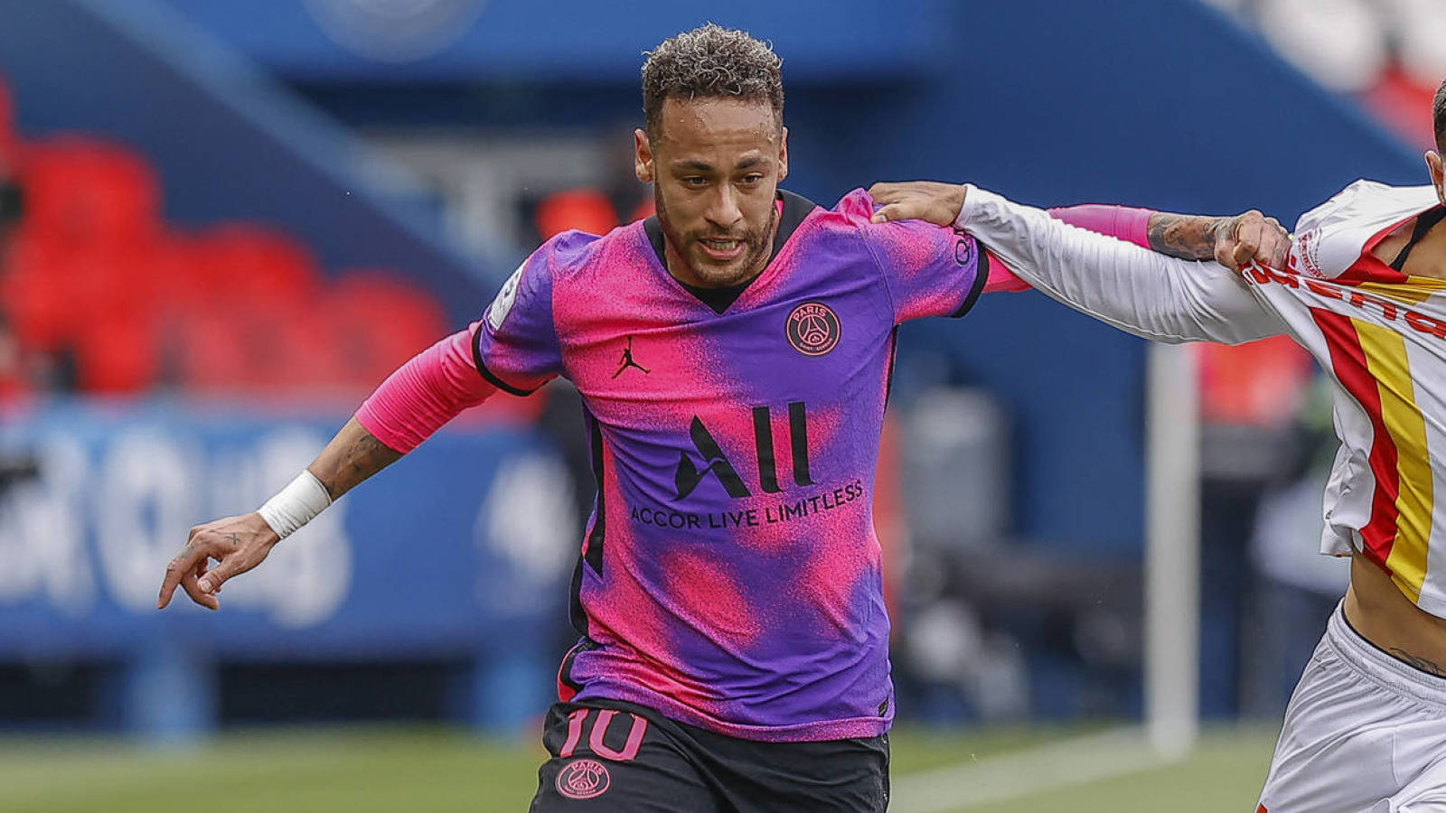 Neymar signs extension with PSG worth $30M per year | Yardbarker