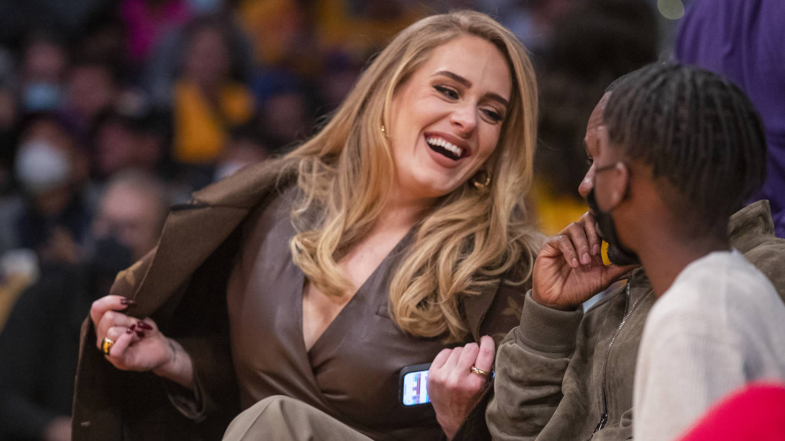 Adele helps couple get engaged during her 'One Night Only' concert: 'I ...