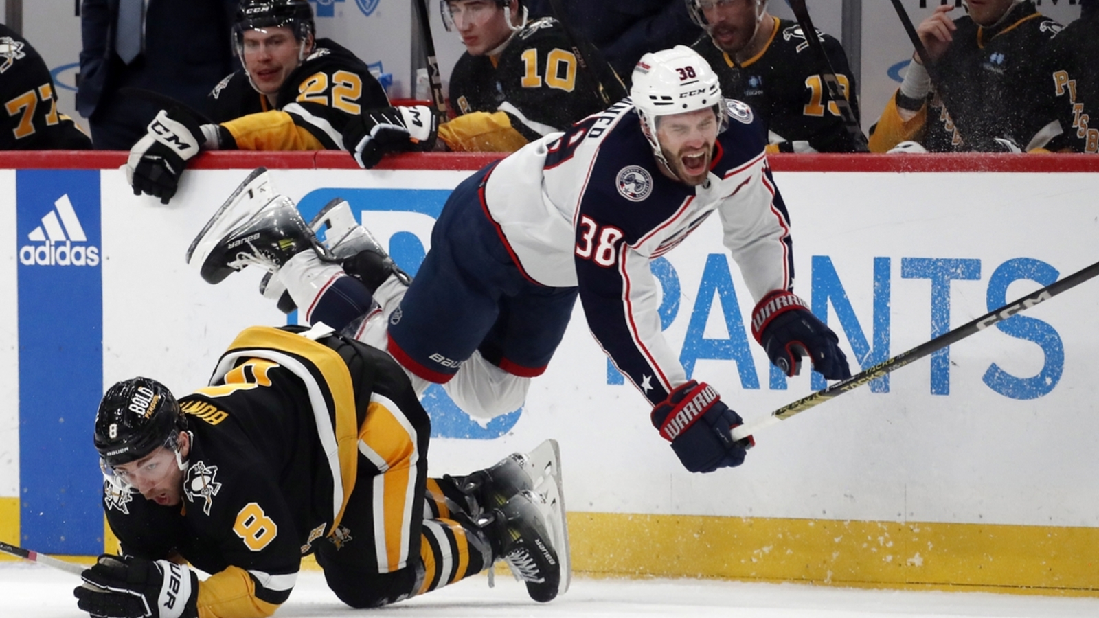 Blue Jackets captain Boone Jenner undergoes shoulder surgery | Yardbarker