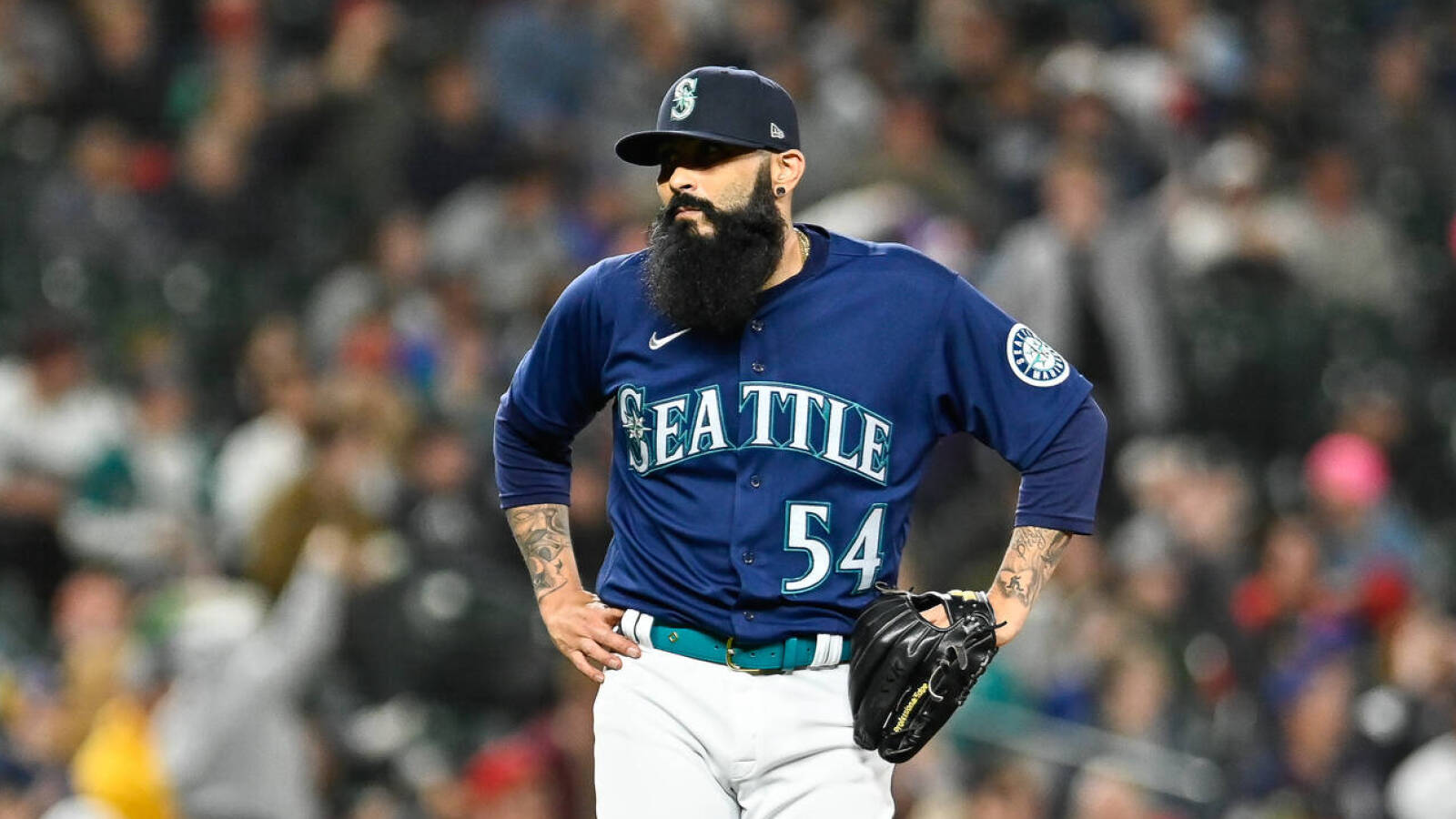 Sergio Romo wears special hat, closes career with Giants | Yardbarker