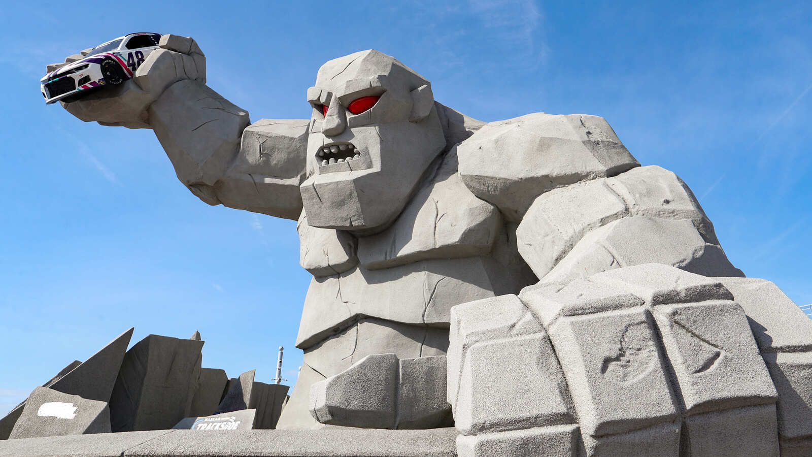 Why Is Dover Motor Speedway Called ‘The Monster Mile’? | Yardbarker