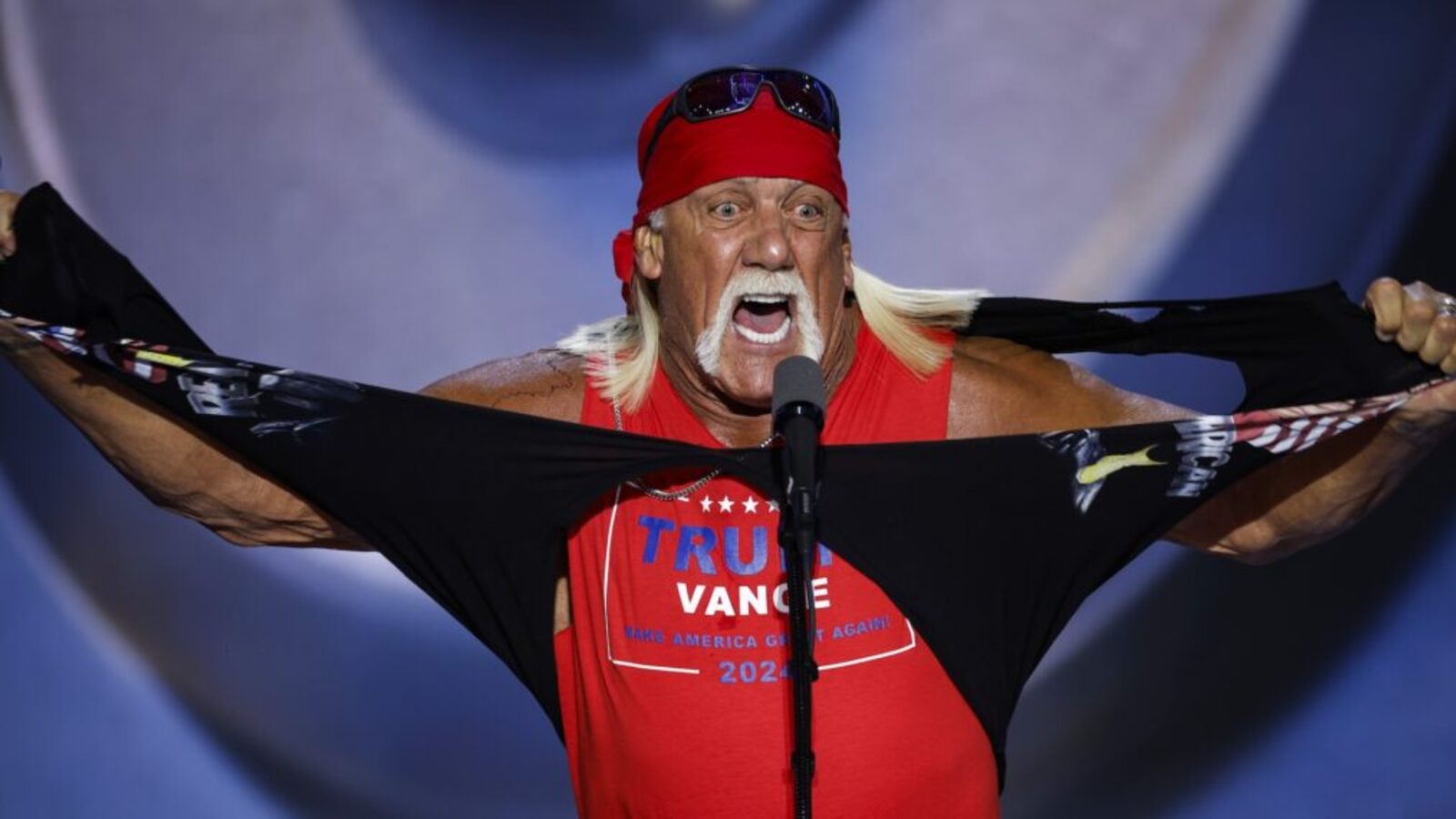 Hulk Hogan Rips Off His Shirt at Republican National Convention ...