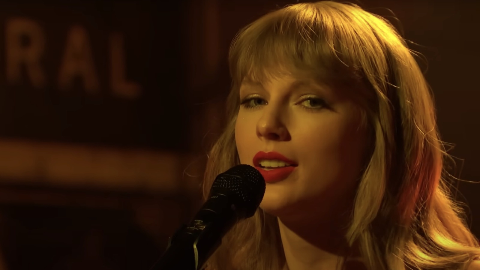 25 captivating live performances you can watch on YouTube right now | Yardbarker