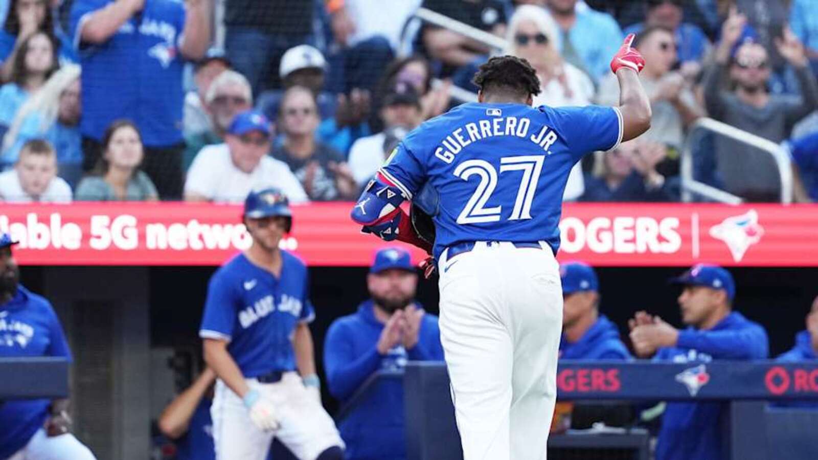 Toronto Blue Jays Slugger Projected to Earn Insane Amount of Money in ...