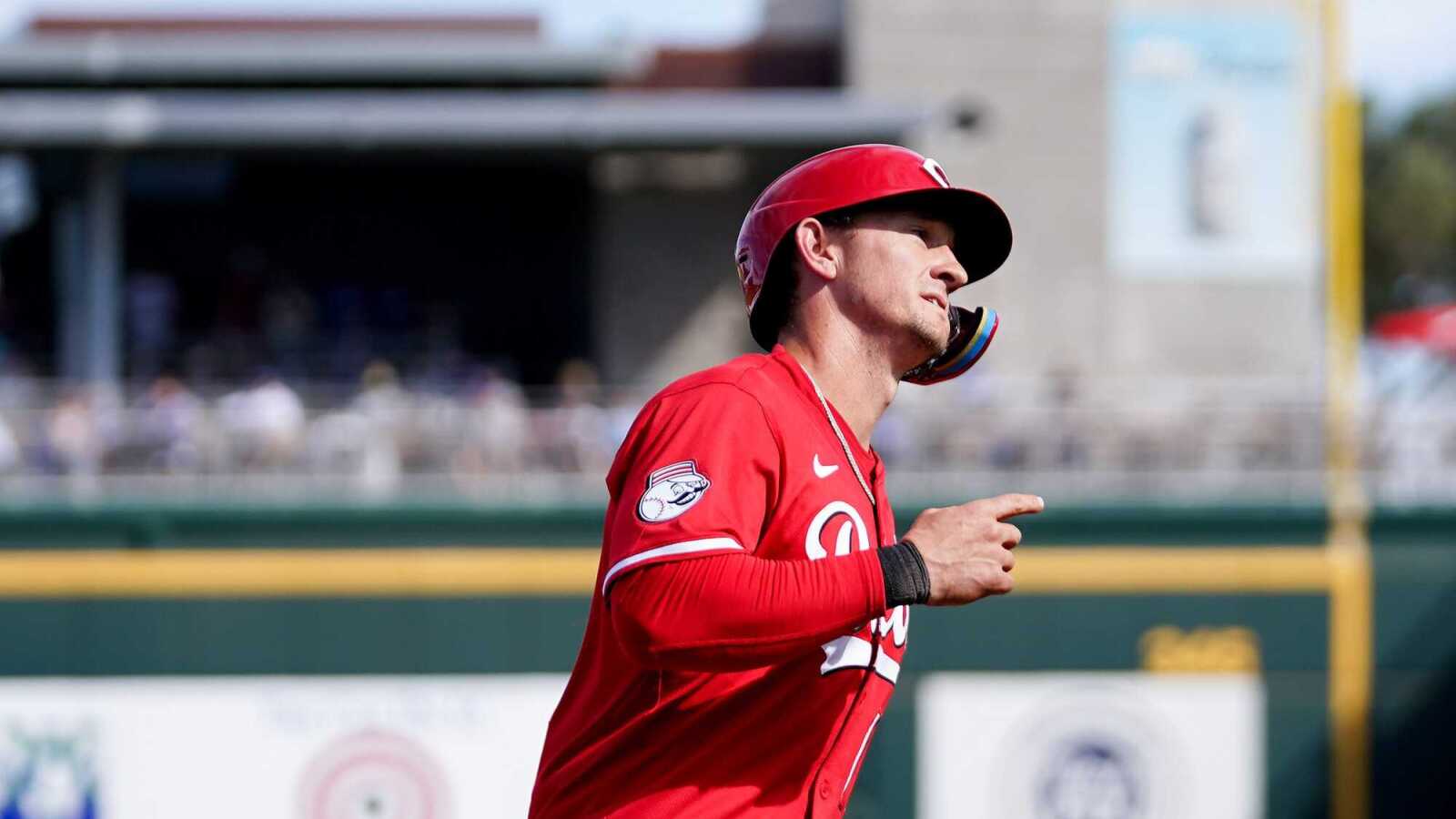 2025 Injuries: Austin Hays, Tyler Stephenson Start Year on IL | Yardbarker