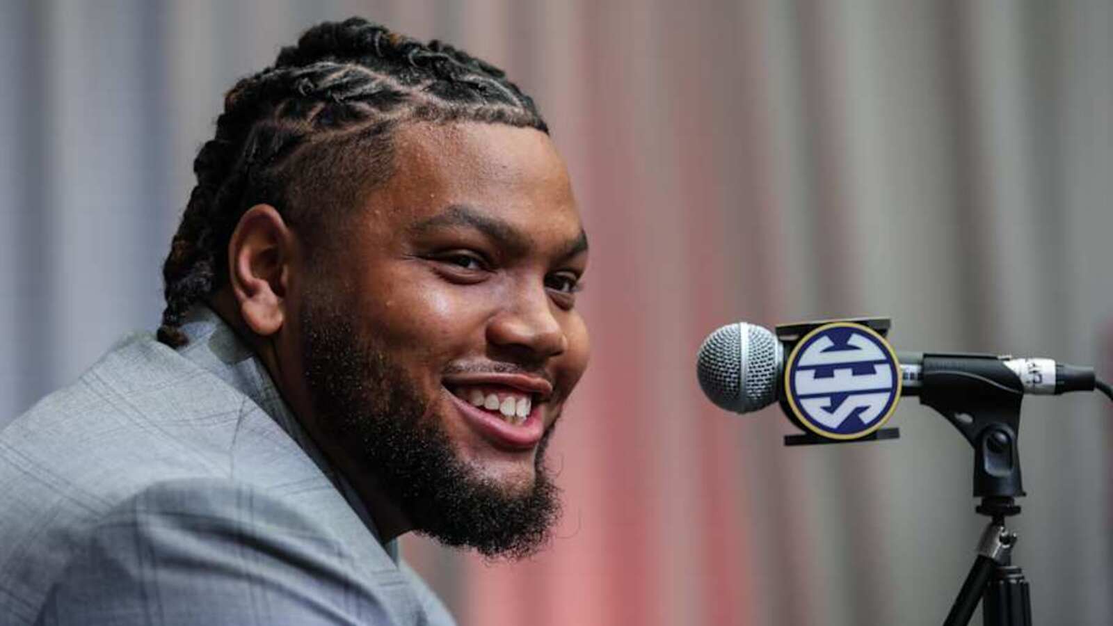 Loss of father fuels Hogs' Ball for senior year, life after football ...