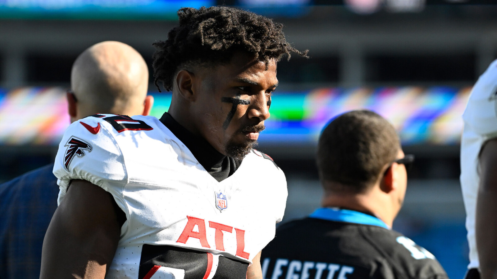 Atlanta Falcons re-sign polarizing cornerback | Yardbarker