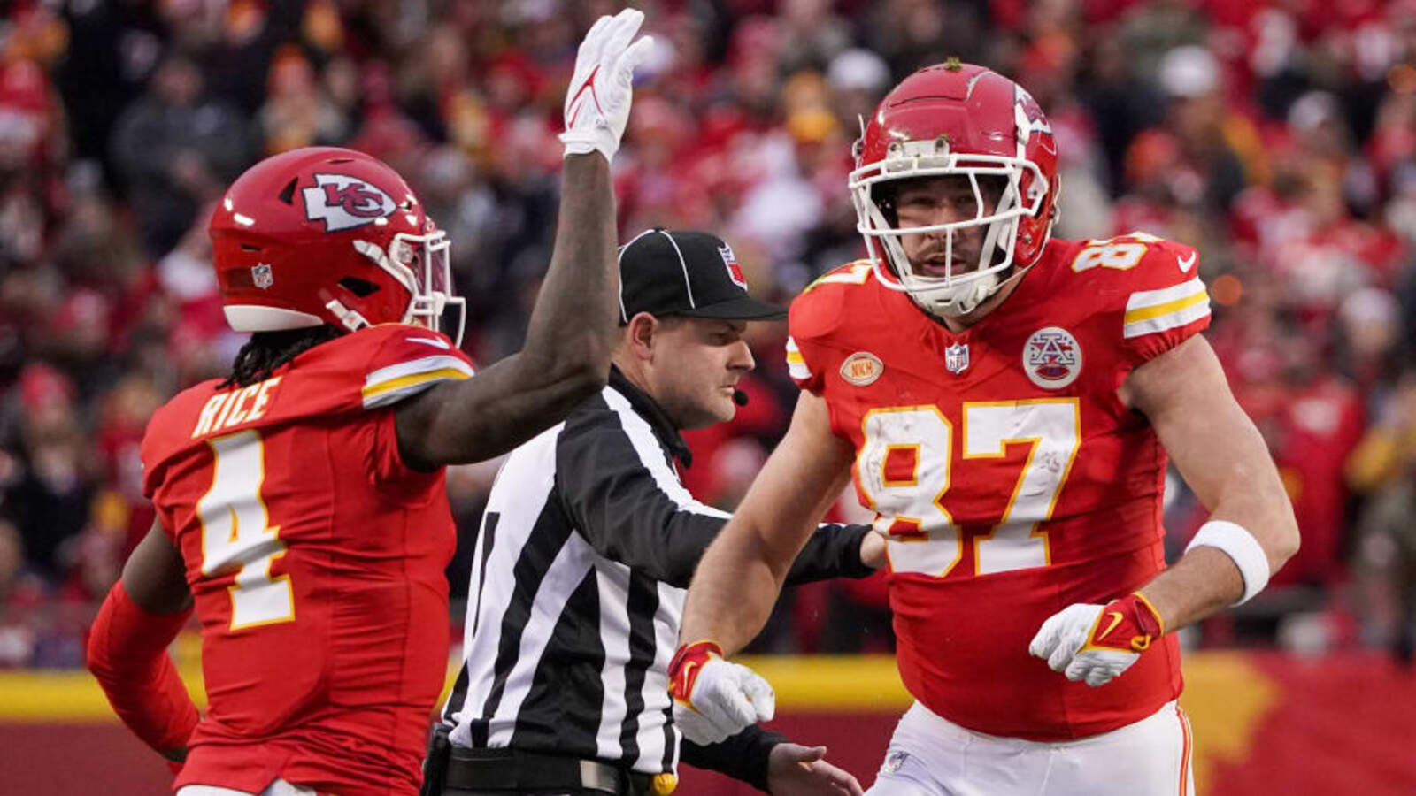 Chiefs' Receiving Corps Ranked Middle of the Pack on Recent List ...